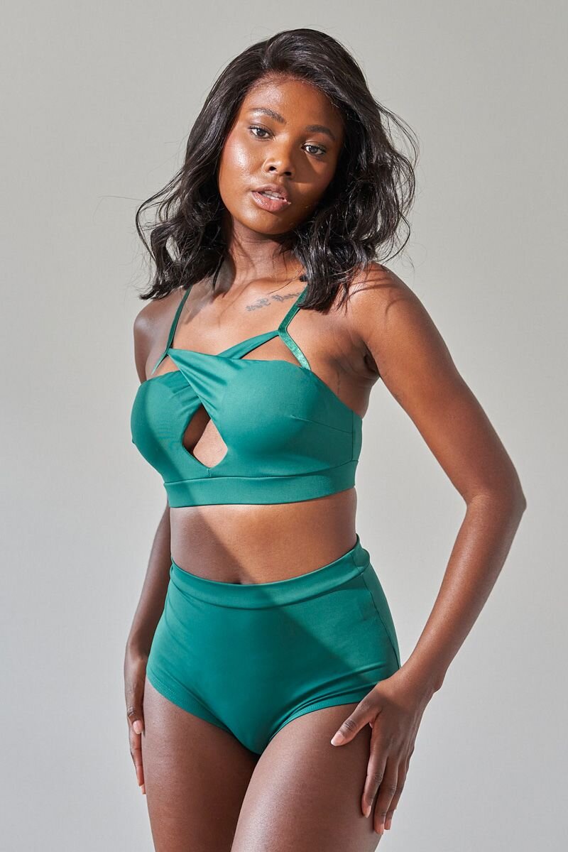 Lunalae Shorts High Waist Basic Emerald | polesportshop.de
